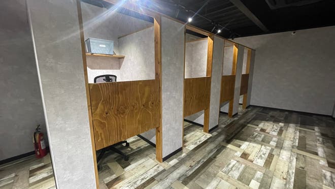 【竹ノ塚】モニター完備!!半個室①(ドア付き)の写真4