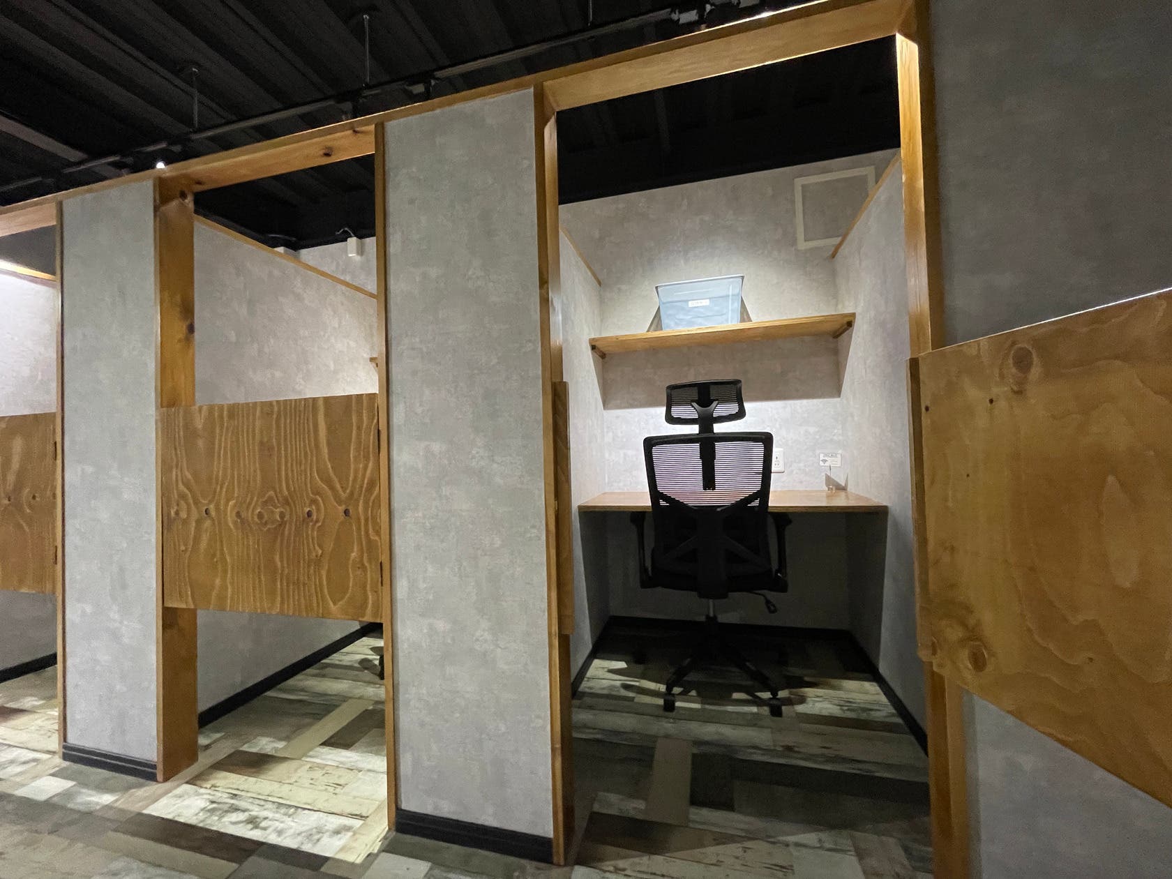 【竹ノ塚】モニター完備！！半個室①（ドア付き）の写真5