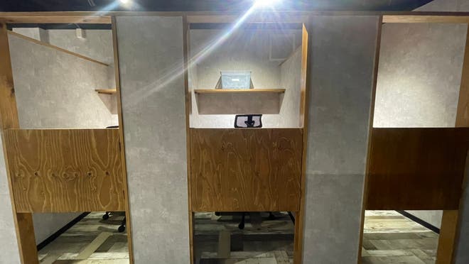 【竹ノ塚】モニター完備!!半個室②(ドア付き)の写真3