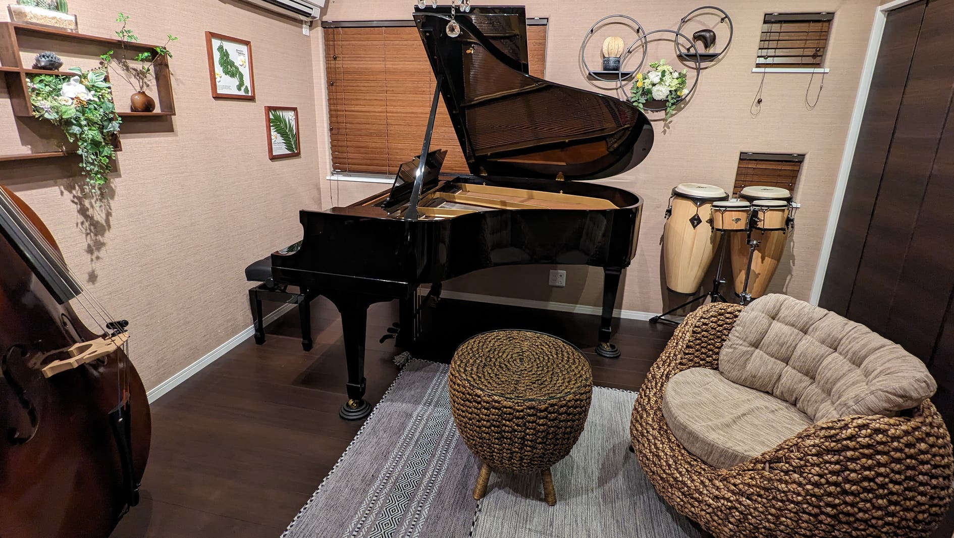 [舞子9分/駐車1台可]グランドピアノのある楽器練習スペースの写真2