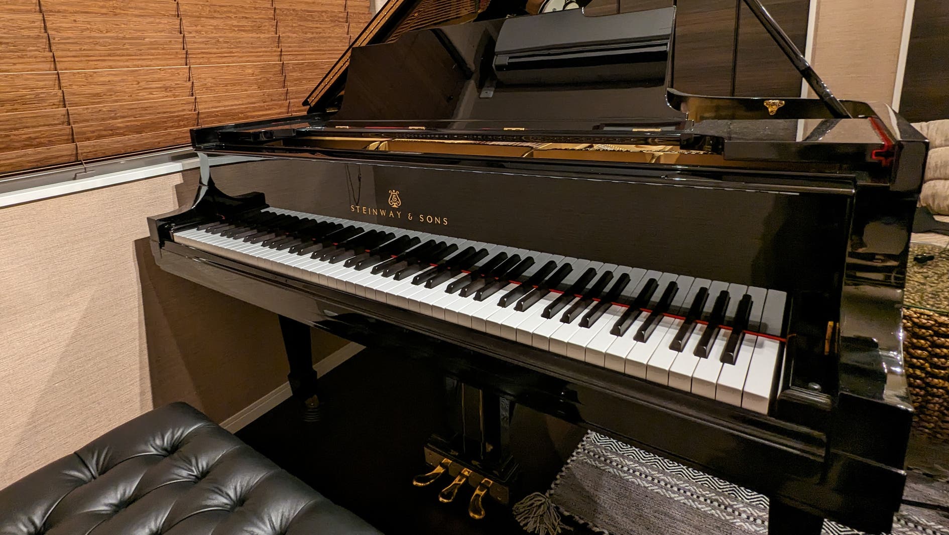 [舞子9分/駐車1台可]グランドピアノのある楽器練習スペースの写真3