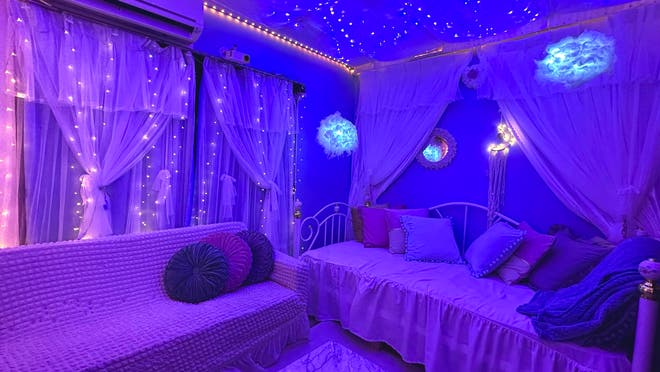 🌸学割🌸レベチな特割🉐SNSで大人気‼️LEDライト搭載✨100インチプロジェクター映画見放題🎥大人気ゲーム機ボドゲ完備の写真1