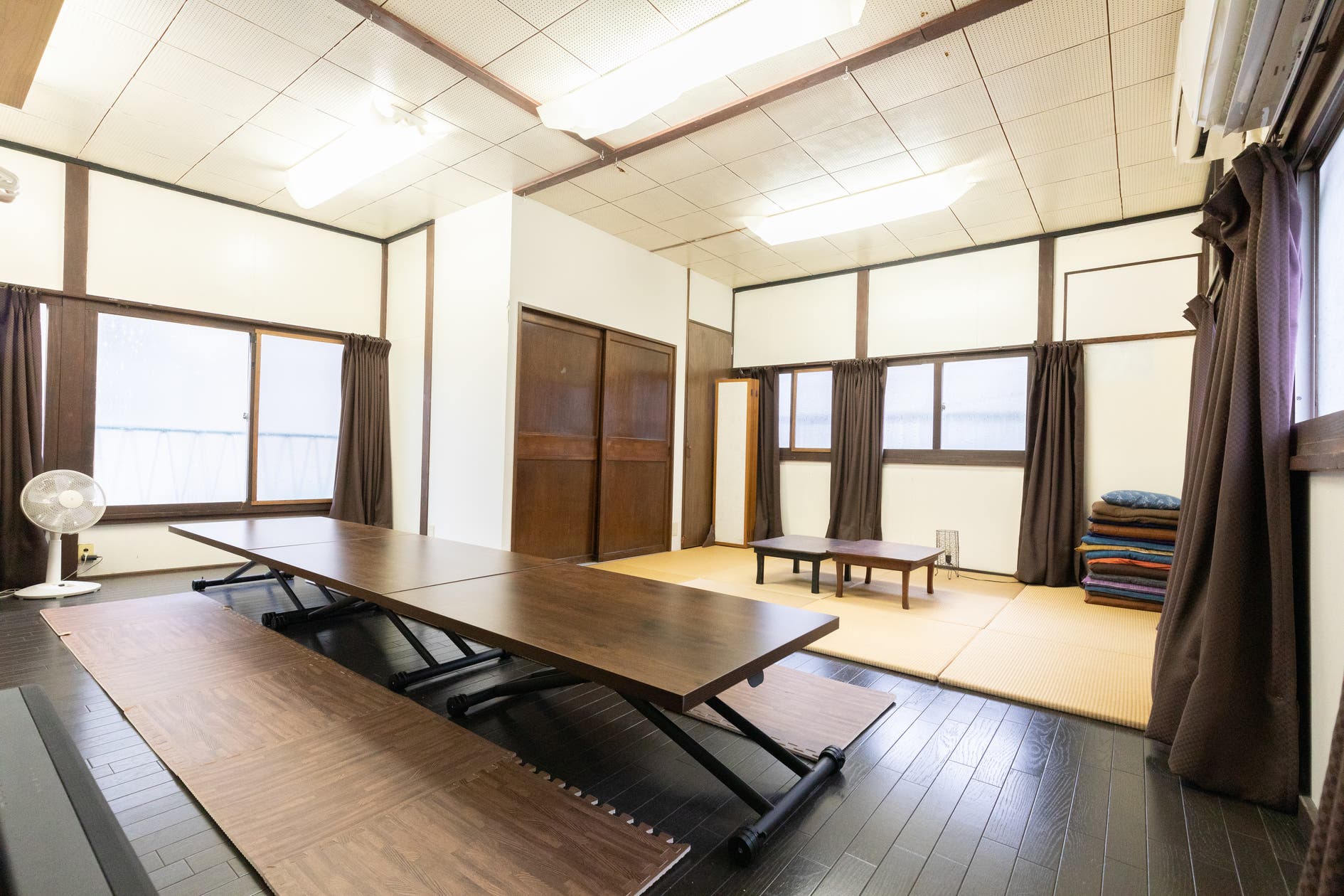 世田谷の古民家2階‼️広々ゆったりなごめる18畳❣️アンティークなしつらいでお迎えします(^^)の写真6