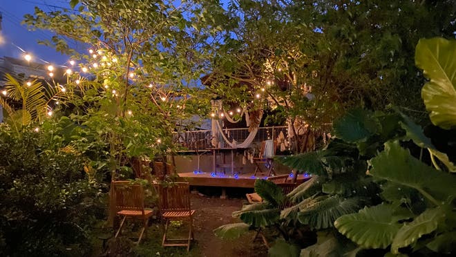 屋外ステージ(2箇所あり)でのコンサート、配信ライブ、ファッションショー、ウエディングパーティーなどの写真2