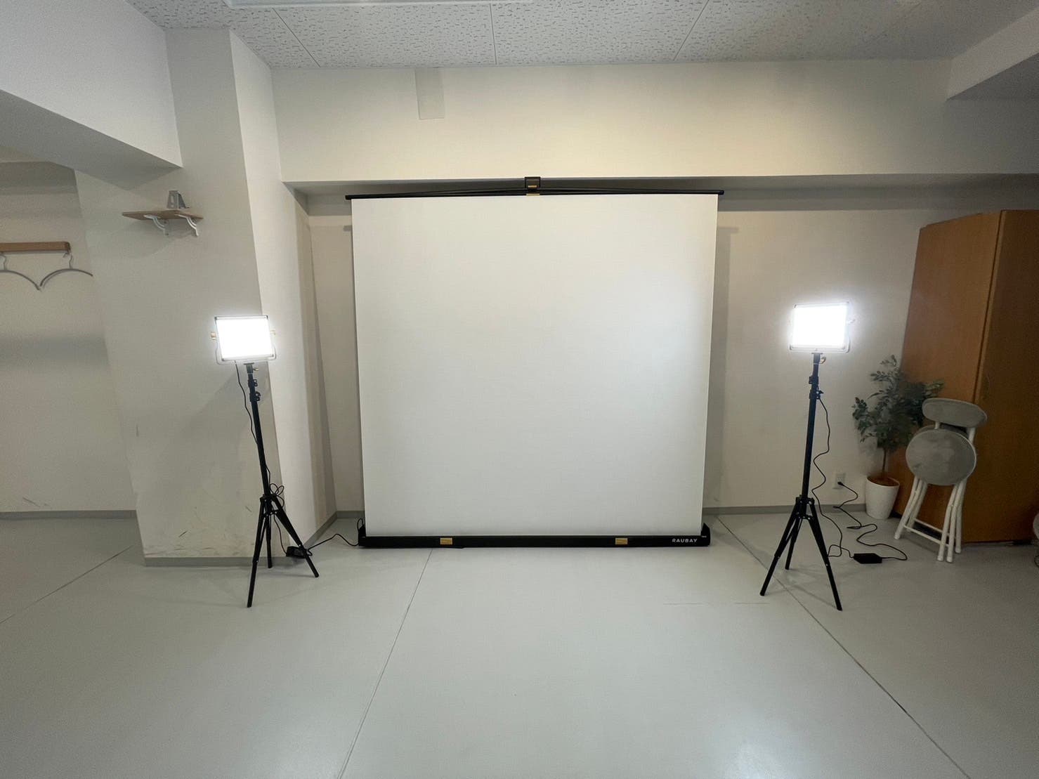 【都心駅前のプライベート空間】Studio Lamp総武線大久保駅から徒歩30秒の路面１階の清潔感あふれるレンタルスタジオです。の写真5