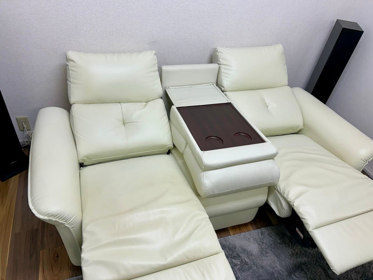 【ホームシアター博多】異次元の音響効果と超大画面で、最高の環境を貸切🎥【4K×100インチ】の写真13