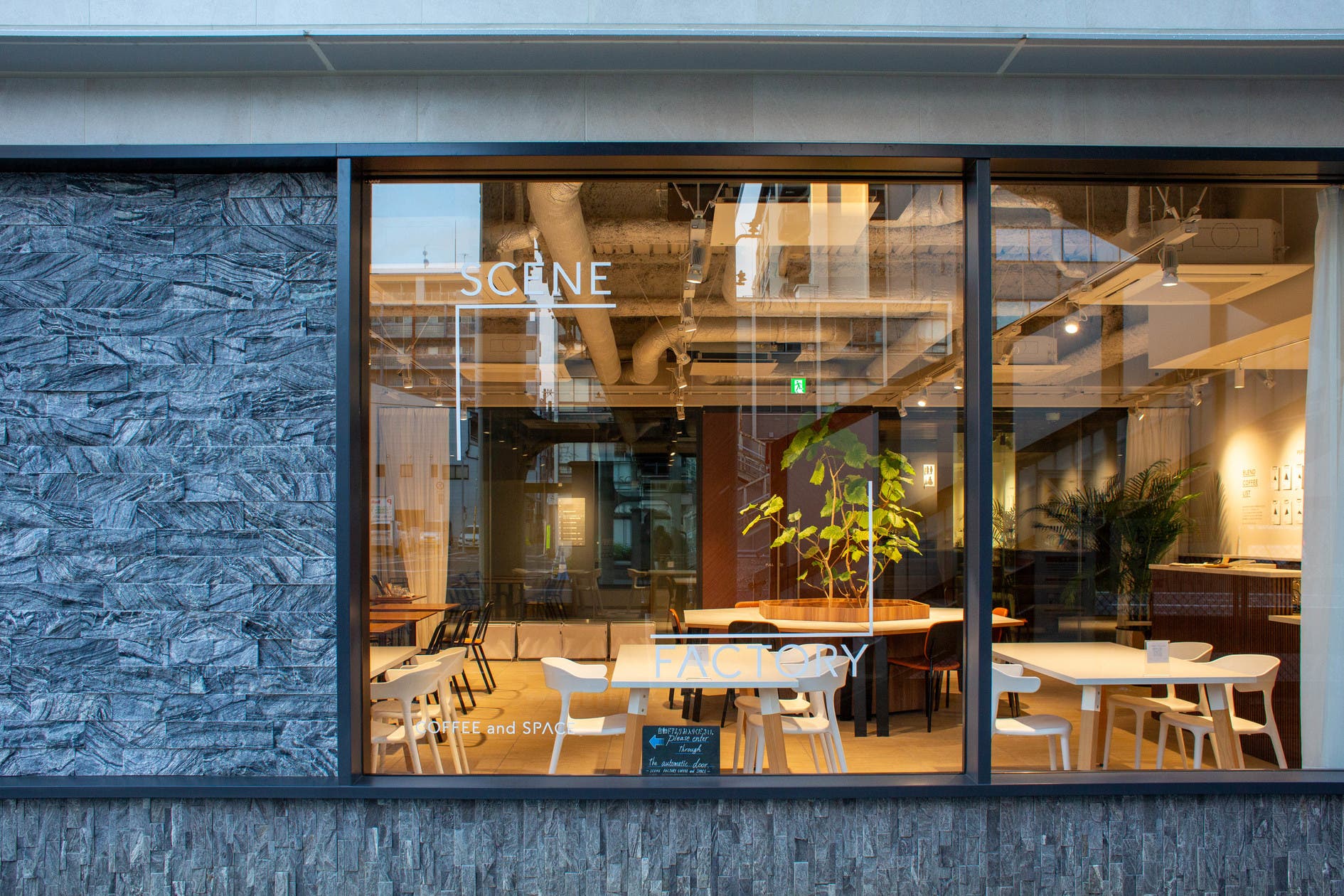 【四条烏丸・五条・京都】駅徒歩5分、大通りに面した明るいカフェスペースの写真6