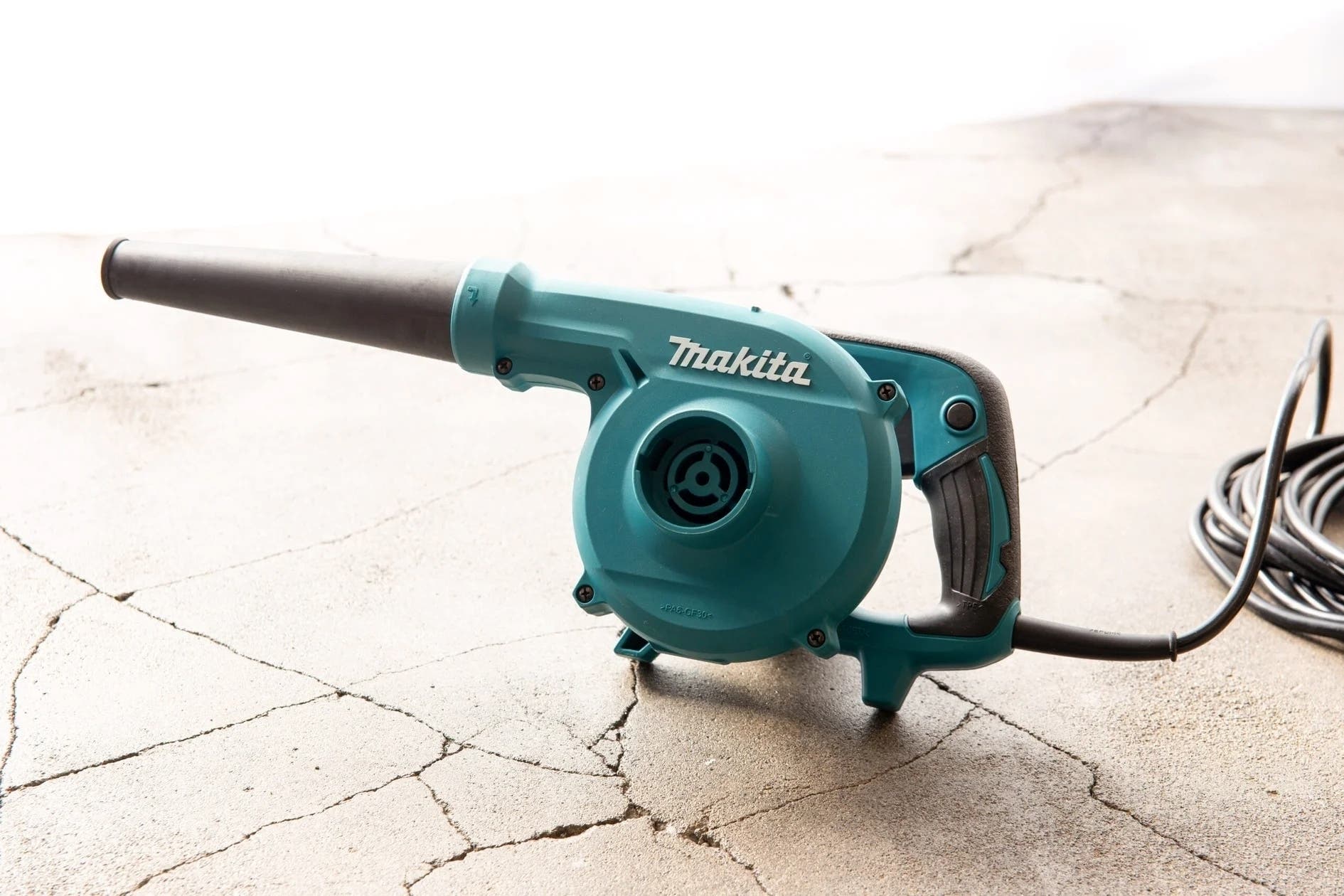 【ブルーハワイ】車、バイク、自転車が搬入可能なガレージ風スタジオ。撮影会・パーティ！ごみ処理無料の写真13