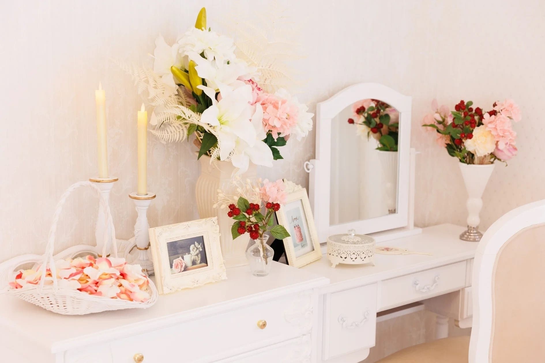 【ショートケーキ】推しカラーが映える！真っ白ロココ空間で生誕祭・推し会・撮影会・女子会はいかが？の写真9