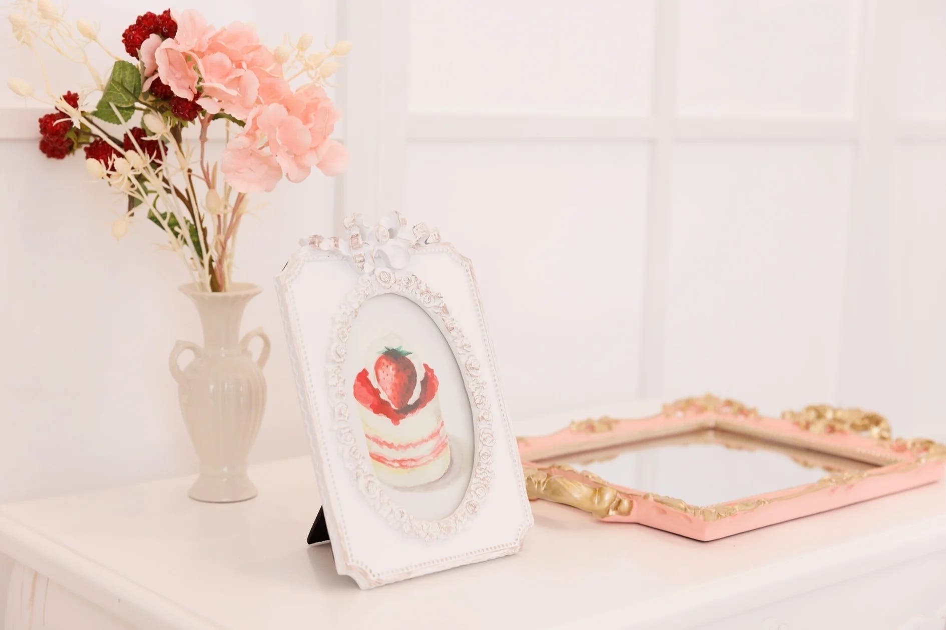 【ショートケーキ】推しカラーが映える！真っ白ロココ空間で生誕祭・推し会・撮影会・女子会はいかが？の写真12