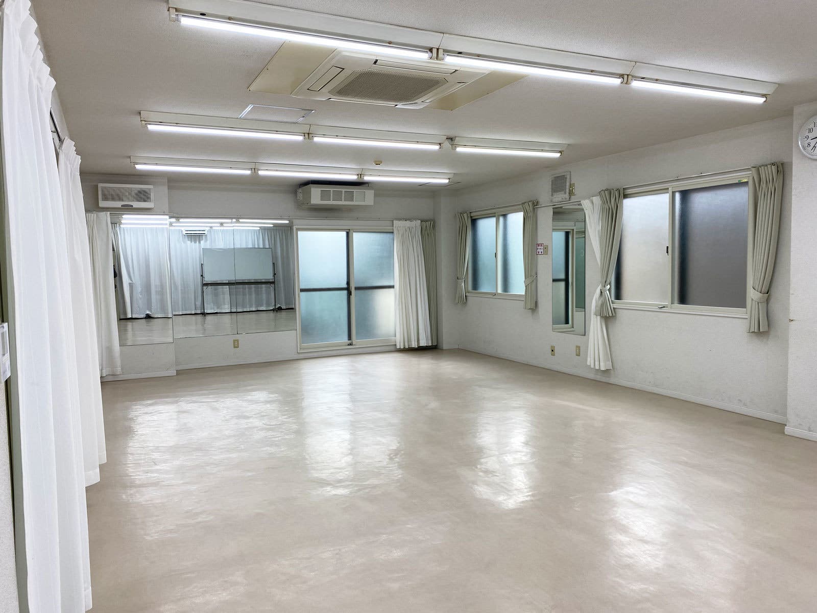 【平塚駅 徒歩1分】【貸会議室として３０年の堅実な実績】【C室2階-会議-ダンス ヨガ バレー  最大25名-全身鏡】の写真7