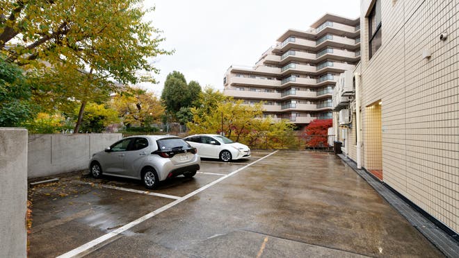 ソファのある落ち着いた室内で会議📝やテレビ📺を見ながらママ友会など👩👩👧👧🍹の写真4