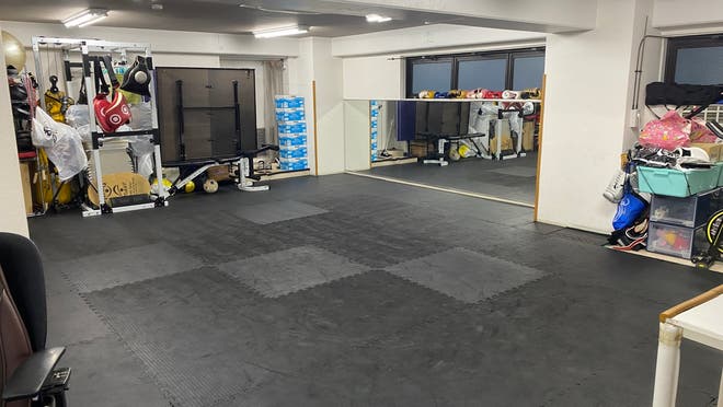 横浜市営地下鉄吉野町駅から徒歩3分、京急南太田駅から徒歩4分のキックボクシングジム謙パーソナルトレーニングジムの写真4