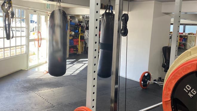 横浜市営地下鉄吉野町駅から徒歩3分、京急南太田駅から徒歩4分のキックボクシングジム謙パーソナルトレーニングジムの写真6