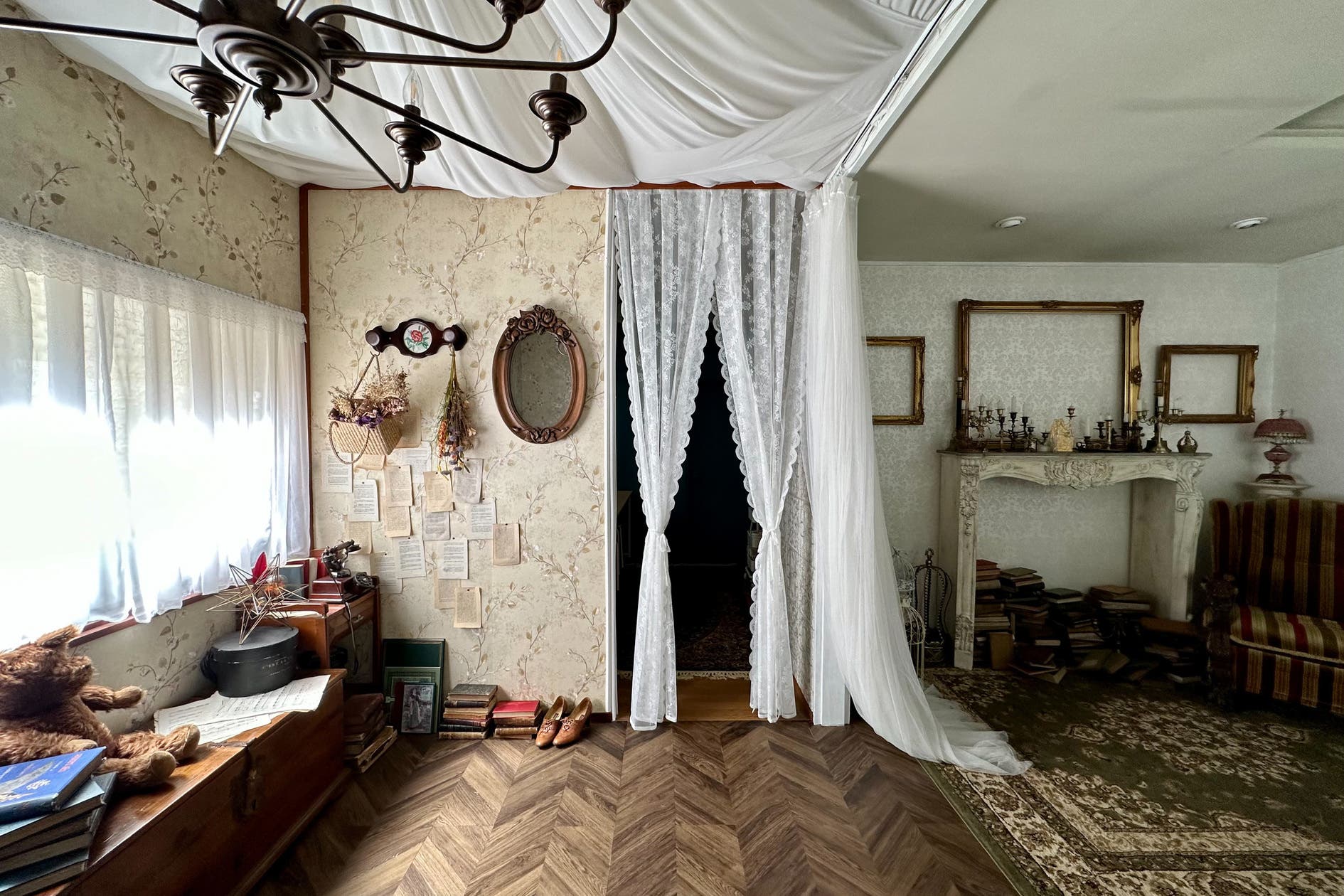 【Aroom】駅から徒歩5分！自然光の入るアンティークな洋室｜ポートレート｜コスプレ｜推し活｜お茶会の写真7