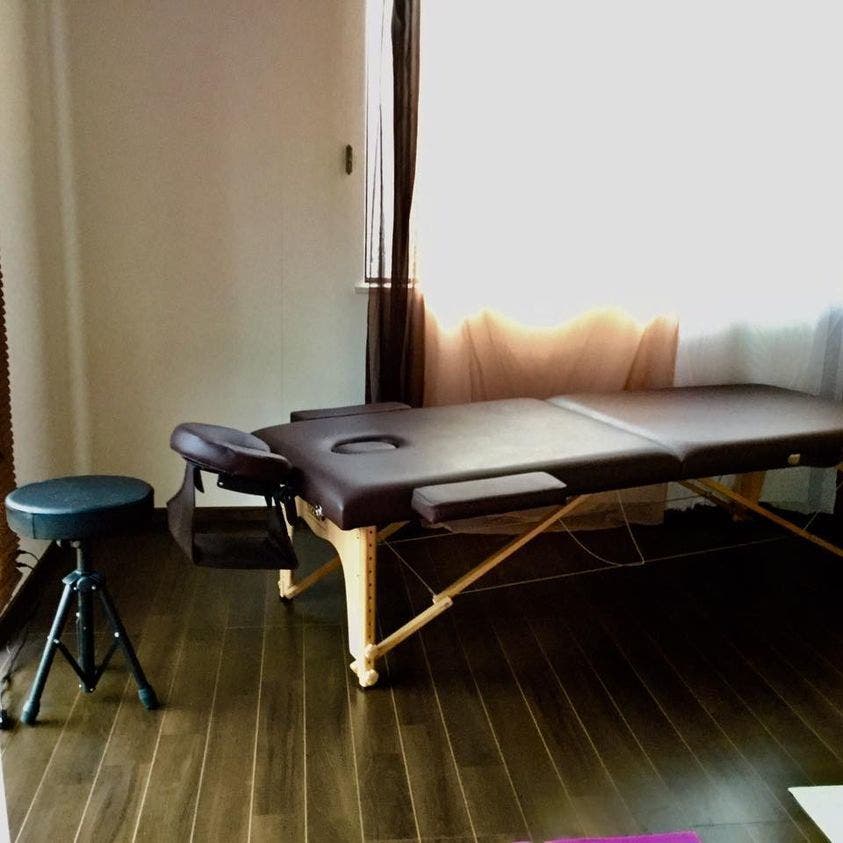 ヨガマット、マッサージ台等完備！広々した庭と日差しが気持ち良い海まで徒歩15分の多目的スタジオ・スペース！の写真4