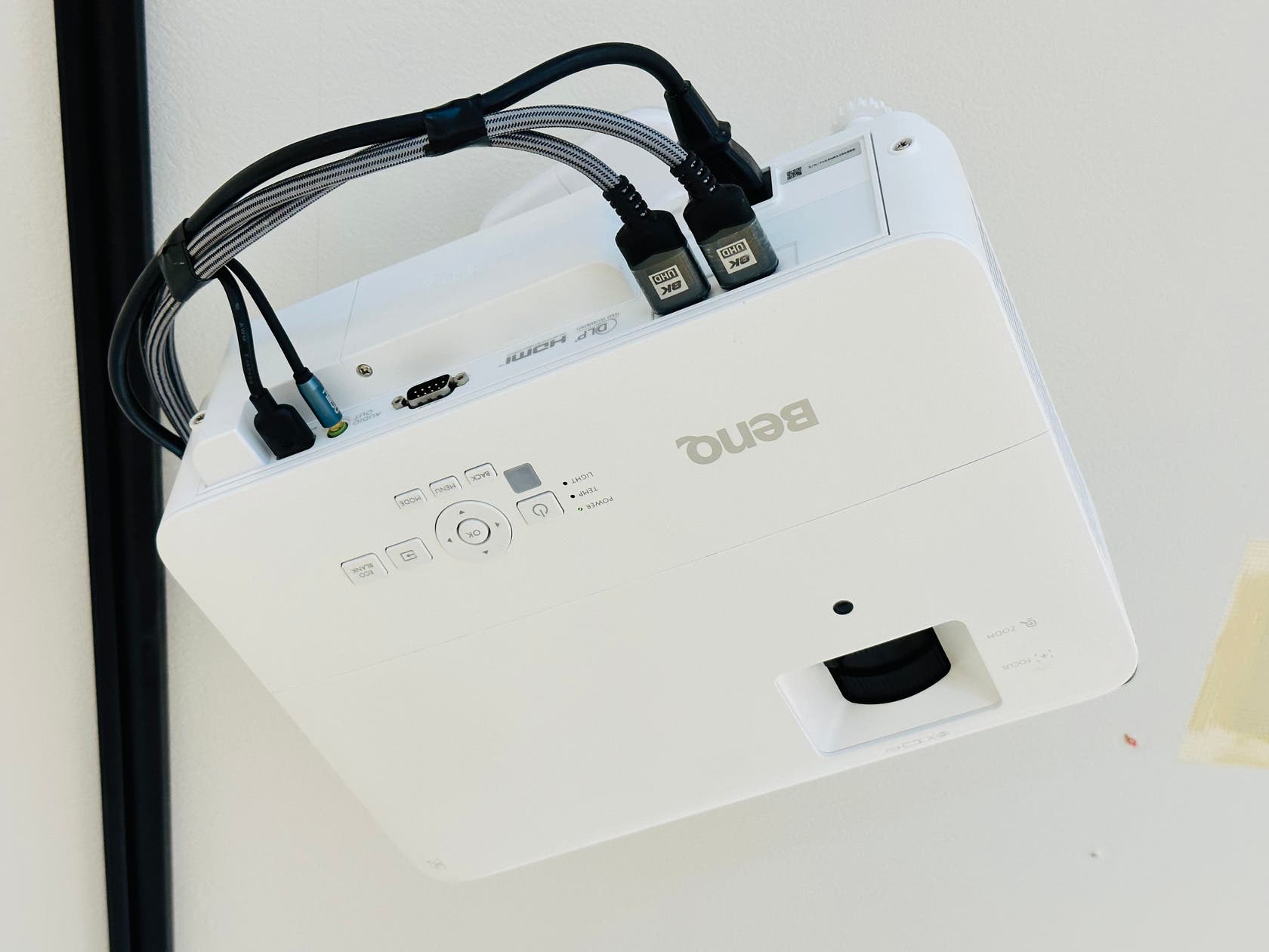 プロジェクター（HDMIケーブルセット）の画像1