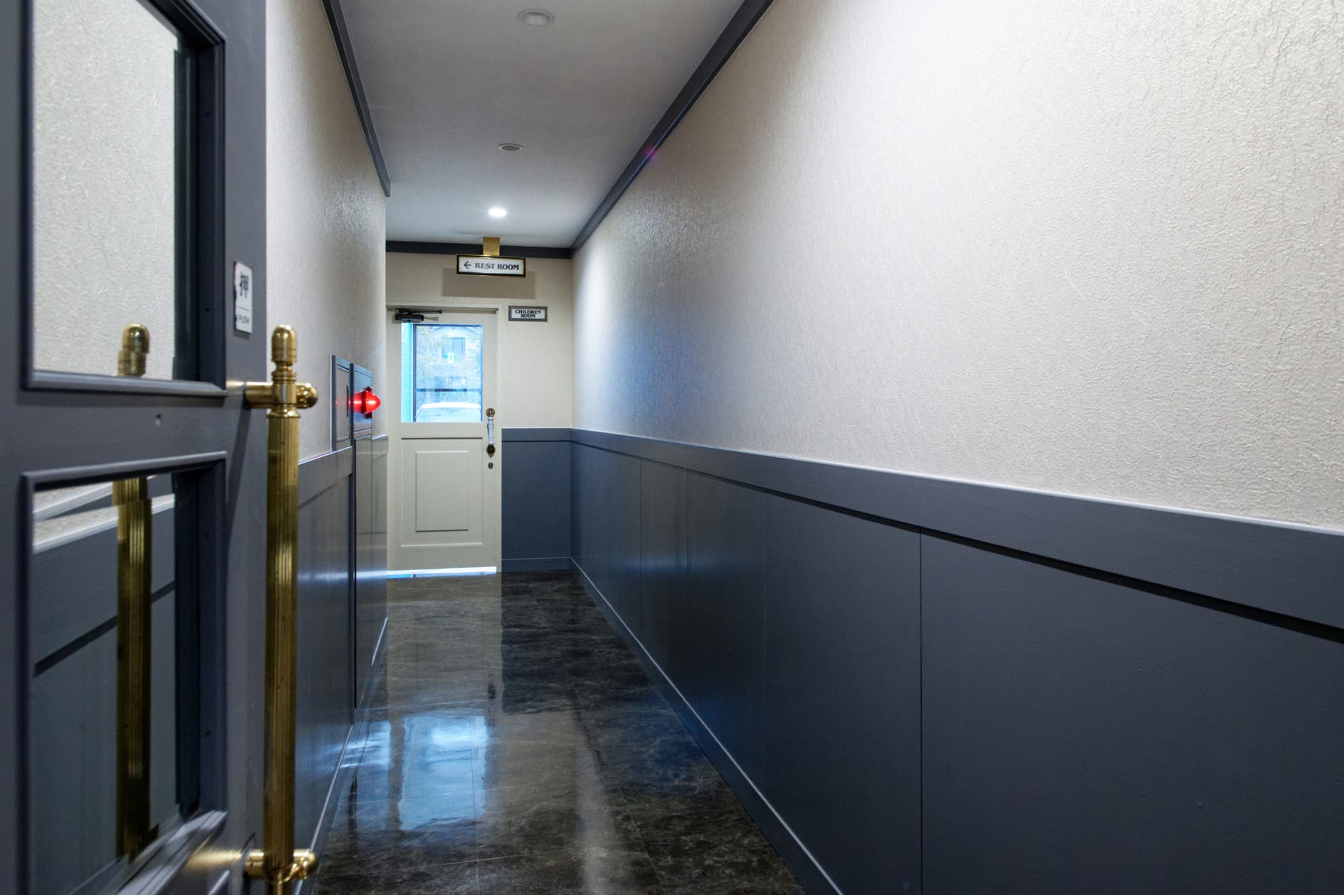 スクリーン有り🎥学習スペース📓やポップアップ🛍に最適◎の写真3