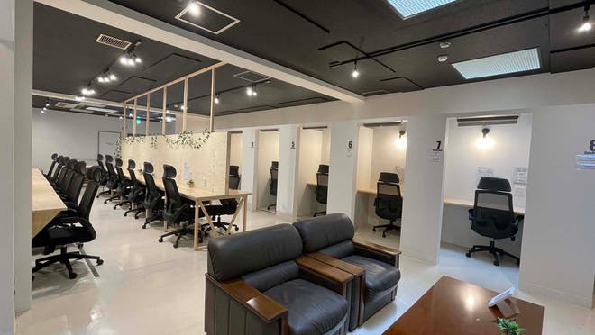 北上尾駅徒歩11分!【¥770/1h!無料駐車場あり!】フリードリンク付き セミブース⑥(半個室)の写真7