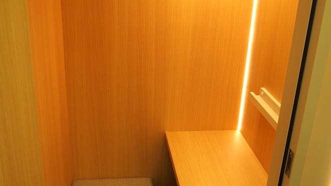 【CHATBOXプラザ水戸】No.5(一人用ワークブース) Web会議・通話に最適/Wi-fi/電源ありの写真3