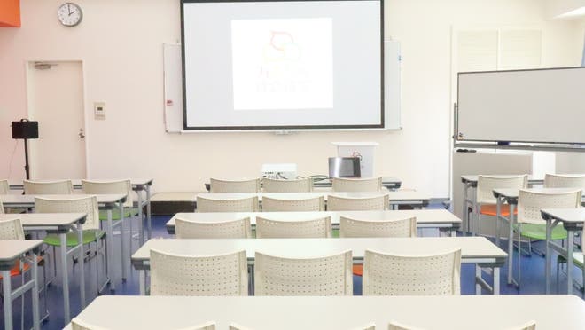 【壺川駅徒歩5分】定員99+α名!プロジェクター含む備品・高速Wi-Fi無料!旭町801会議室の写真3