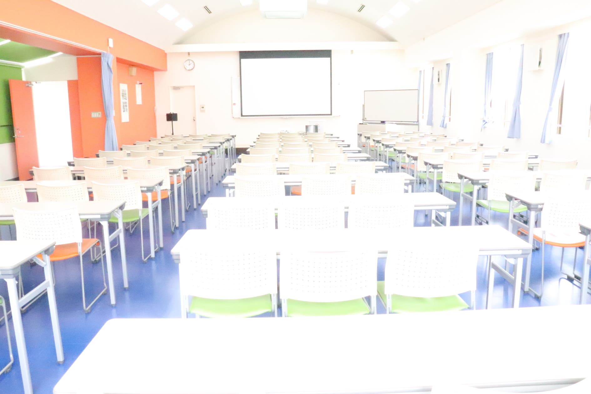 【壺川駅徒歩5分】定員99＋α名！プロジェクター含む備品・高速Wi-Fi無料！旭町801会議室の写真6