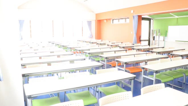 【壺川駅徒歩5分】定員99+α名!プロジェクター含む備品・高速Wi-Fi無料!旭町801会議室の写真8