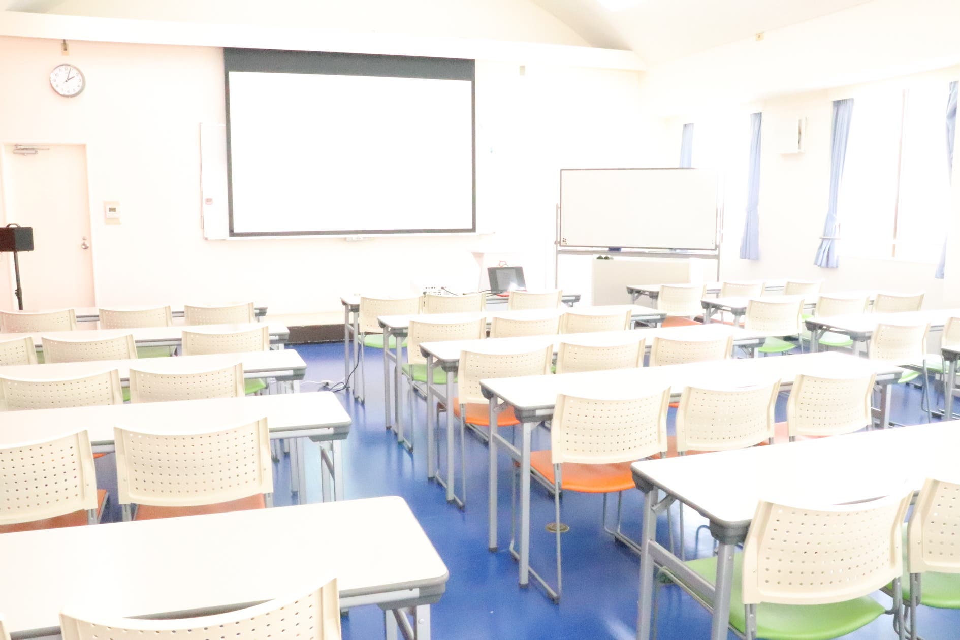 【壺川駅徒歩5分】定員99＋α名！プロジェクター含む備品・高速Wi-Fi無料！旭町801会議室の写真12