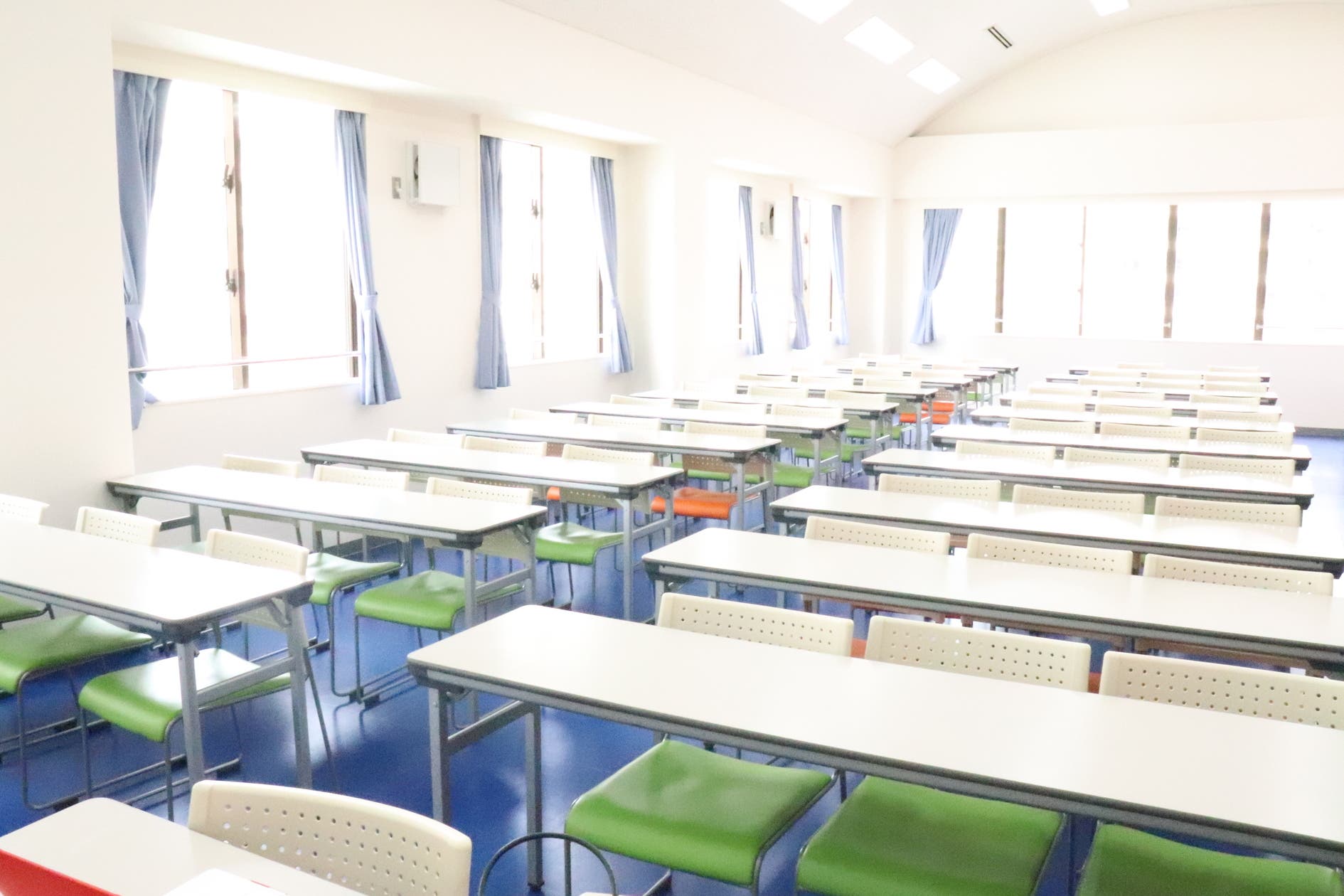 【壺川駅徒歩5分】定員99＋α名！プロジェクター含む備品・高速Wi-Fi無料！旭町801会議室の写真4