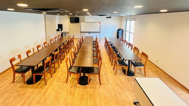 ◆駅近・徒歩3分◆飲食可◆Wi-Fi・ホワイトボード・プロジェクタ他無料備品多数◆近くにコンビニ・飲食店有りの写真5