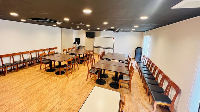 ◆駅近・徒歩3分◆飲食可◆Wi-Fi・ホワイトボード・プロジェクタ他無料備品多数◆近くにコンビニ・飲食店有りの写真4
