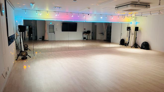 黄金町駅から徒歩3分、75㎡、社交ダンス、バレエ、ヨガ、セミナー・会議、wifi有、飲食可、巨大モニターありの写真4