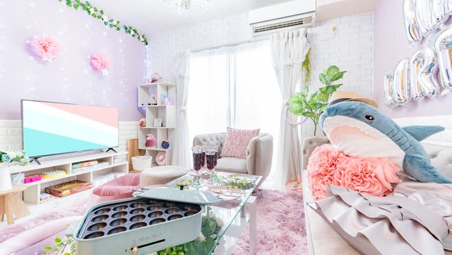 めちゃカワ✨Francfrancインテリア👑シャンデリア✨30色ネオンカラー✨女子会🍷おうちデート🎵自然光📸推し活✨駅近1分の写真1