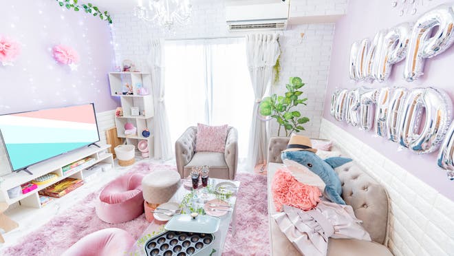 めちゃカワ✨Francfrancインテリア👑シャンデリア✨30色ネオンカラー✨女子会🍷おうちデート🎵自然光📸推し活✨駅近1分の写真4