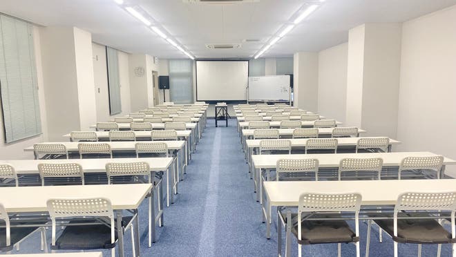 【新横浜駅から徒歩3分・63名利用可】無料備品充実🌟Wi-Fi/プロジェクター/スクリーン/マイク/スピーカー/ホワイトボードAの写真2