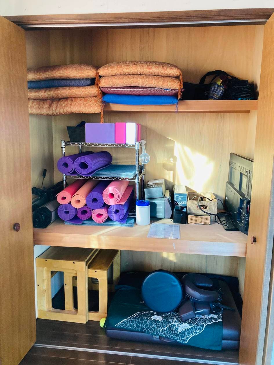 ヨガマット、マッサージ台等完備！広々した庭と日差しが気持ち良い海まで徒歩15分の多目的スタジオ・スペース！の写真8