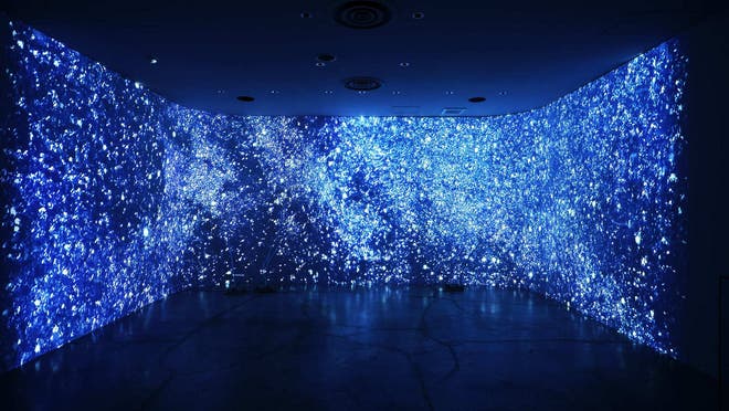 壁一面にプロジェクターが映せるスタジオ・音出しOK!MV撮影・PV撮影にピッタリな空間ですの写真9