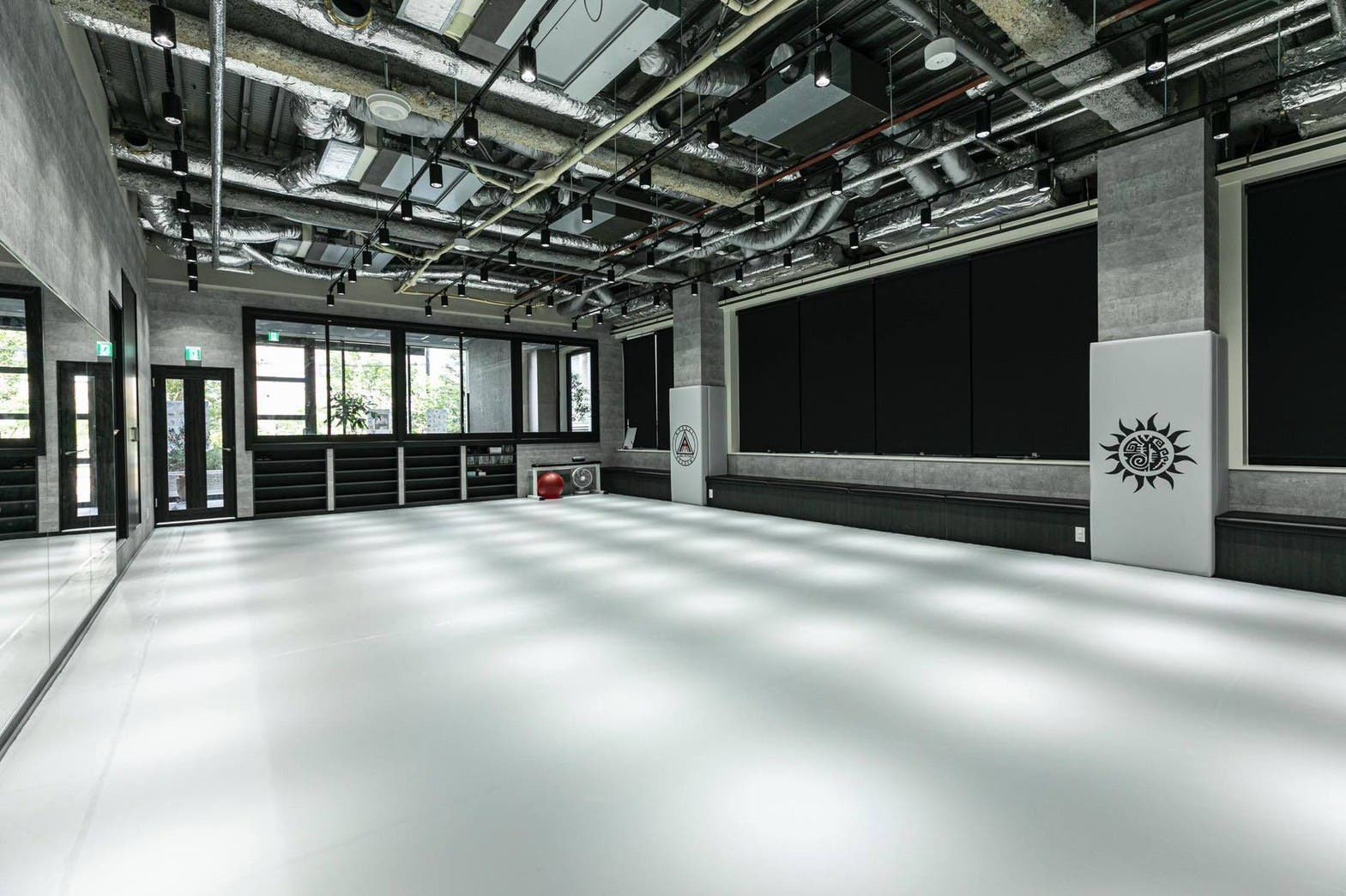 【渋谷駅 徒歩5分】70㎡以上マットスタジオ🤸大型鏡🪞ロケ、スタジオ撮影🎥ダンス・ヨガ・ピラティス・柔術・武術🧘幼児教室の写真6