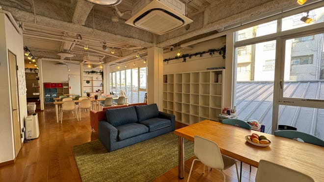 【三鷹:ラウンジルーム】駅近好立地!お子様連れ大歓迎👌パーティー/お誕生日会/懇親会/謝恩会/ママ会にぴったり🎉の写真1