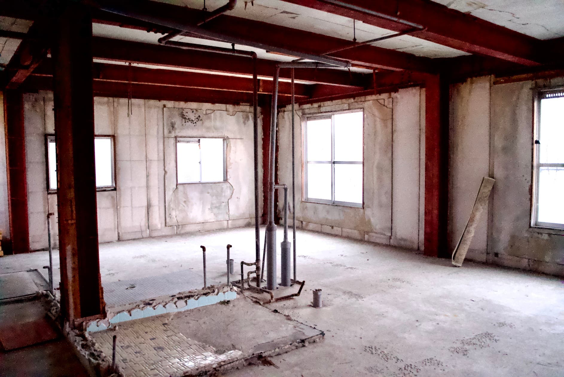 新たな可能性を与える廃墟スタジオ。🟩緑と大きな看板があるカーコーティング店が目印！の写真5