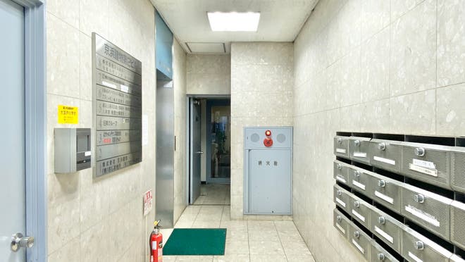 【新横浜駅から徒歩3分・少人数利用可】無料備品充実🌟無線Wi-Fi/ホワイトボード/延長コード/新横浜店2階ミーティングルームの写真10