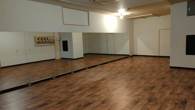 ダンス ヨガなどレッスンの開催や個人練習にも最適なスペースです。の写真4