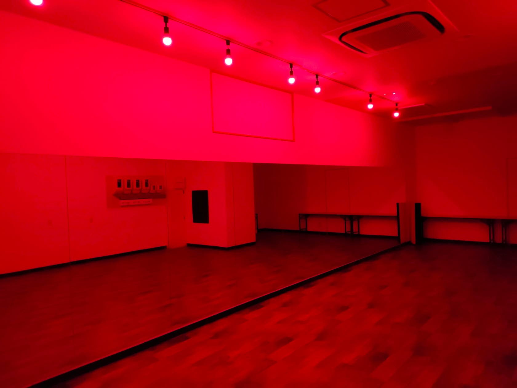 ダンス ヨガなどレッスンの開催や個人練習にも最適なスペースです。の写真6