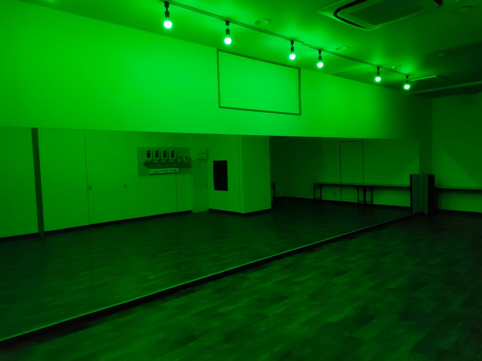 ダンス ヨガなどレッスンの開催や個人練習にも最適なスペースです。の写真7