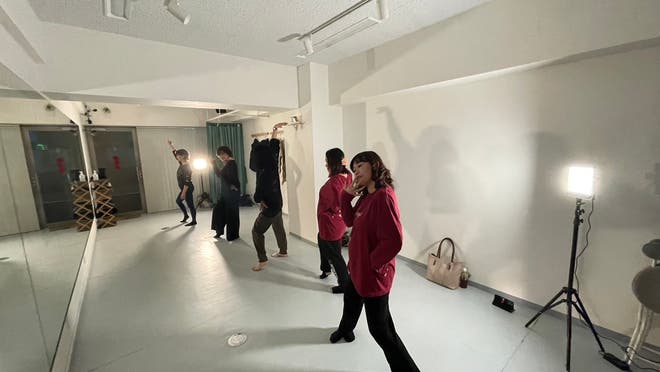 【都心駅前のプライベート空間】Studio Lamp総武線大久保駅から徒歩30秒の路面1階の清潔感あふれるレンタルスタジオです。の写真1