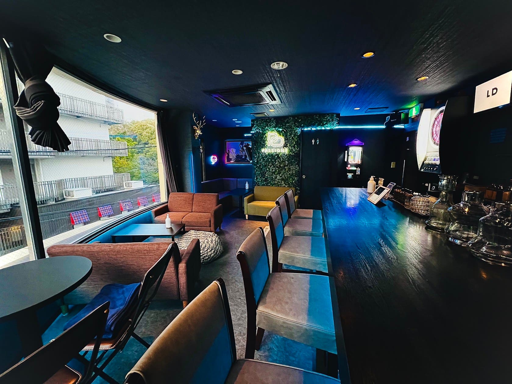 ◆神戸三宮駅から徒歩5分の開放的なバー！　ダーツ有！の写真1