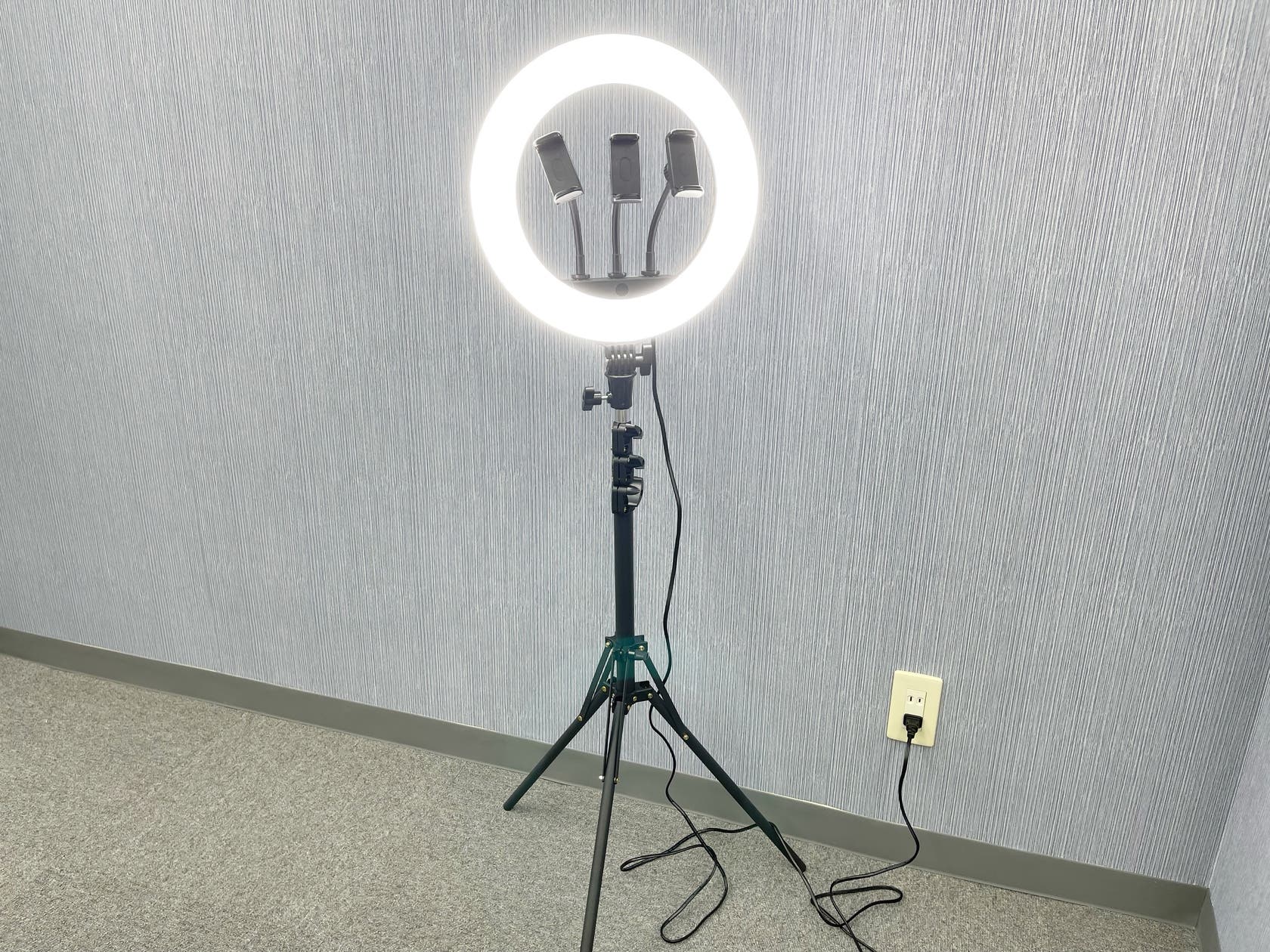 【テレワーク応援】当日30%OFF!!《新大阪805》/駅目の前/PCモニター/最適4～６名最大8名/設備無料/Wi-Fiの写真5