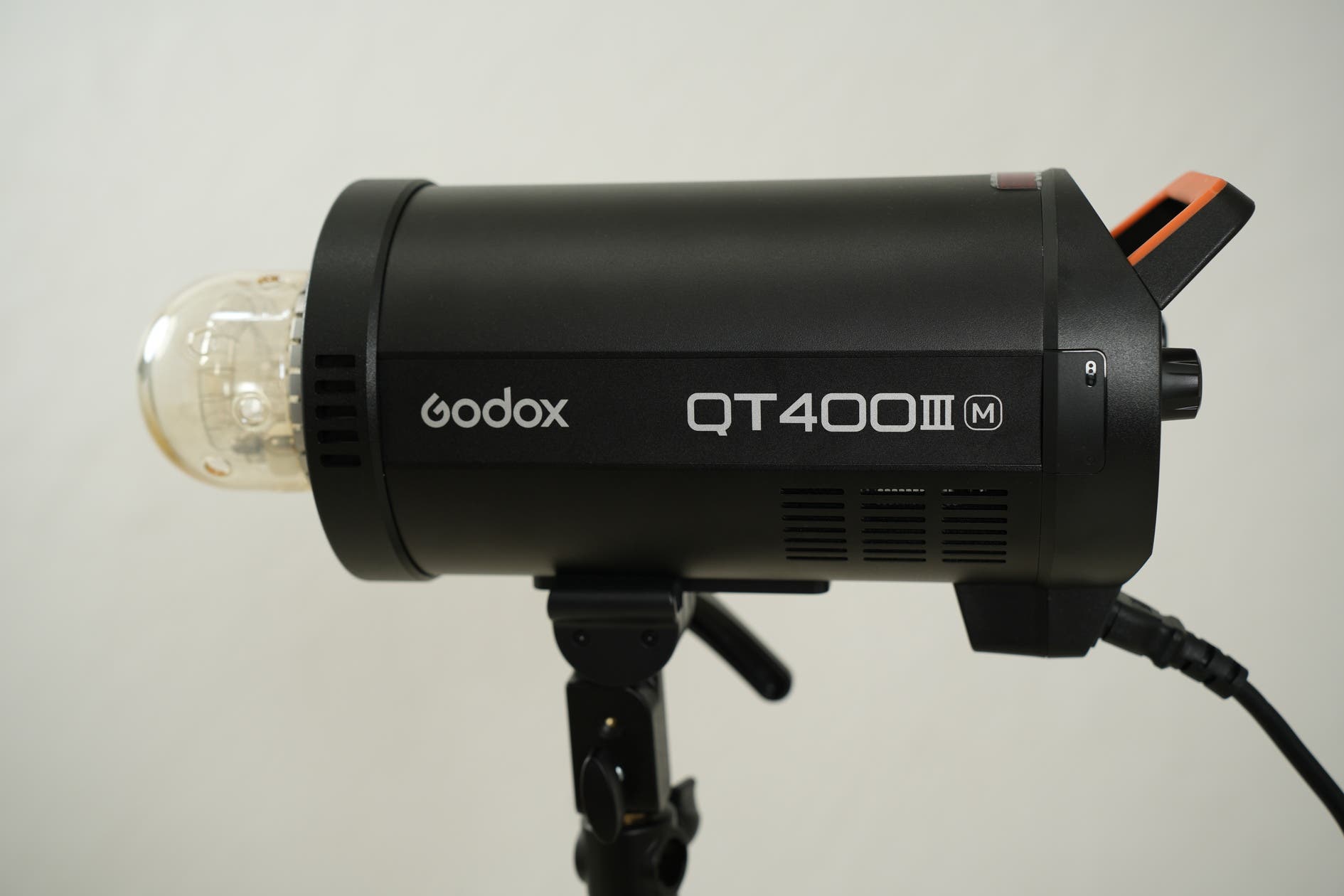 【照明機材無料/冬の平日キャンペーン実施中】半地下/白の漆喰壁/２灯ストロボシンクロ撮影/LED空間照明撮影/大久保駅徒歩5分の写真5