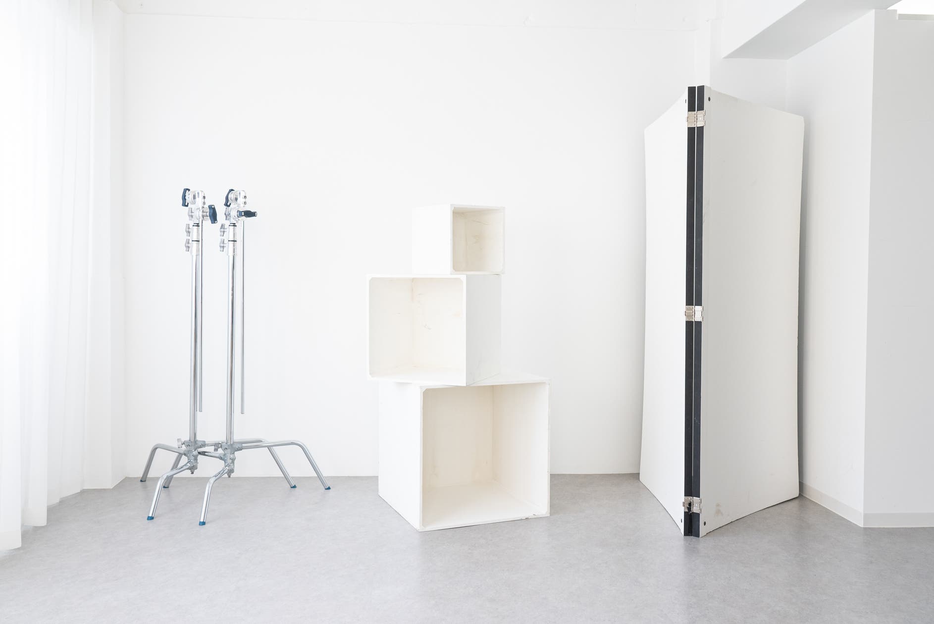 駅近！白を基調とした自然光がきれいな フォトスタジオの写真6