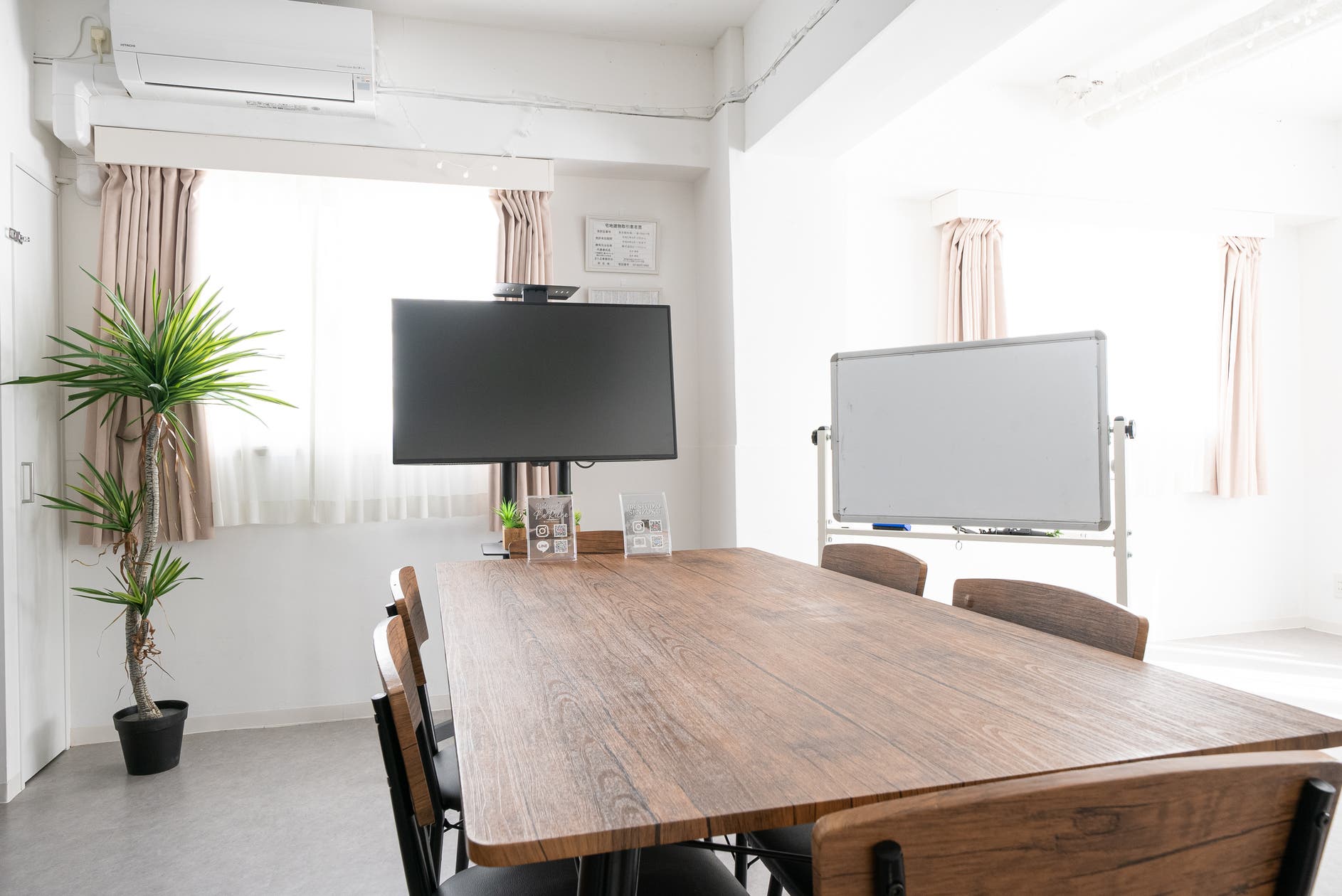 駅近！白を基調とした自然光がきれいな フォトスタジオの写真5